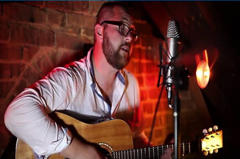 Steve Hewitt 2nd April 2022 – Village Concerts